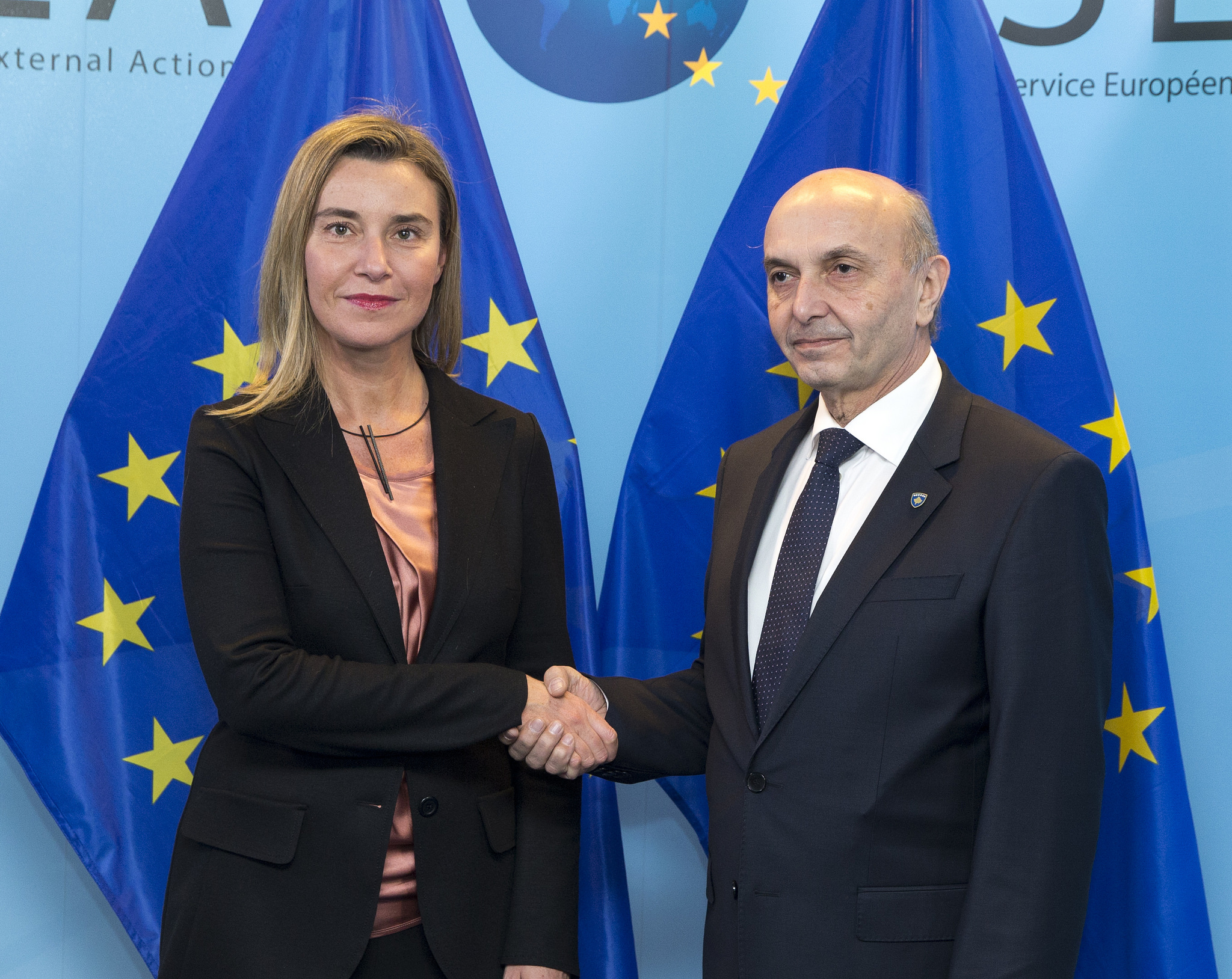 Mustafa u Briselu: Za primenu dogovorenog - Savremena politika