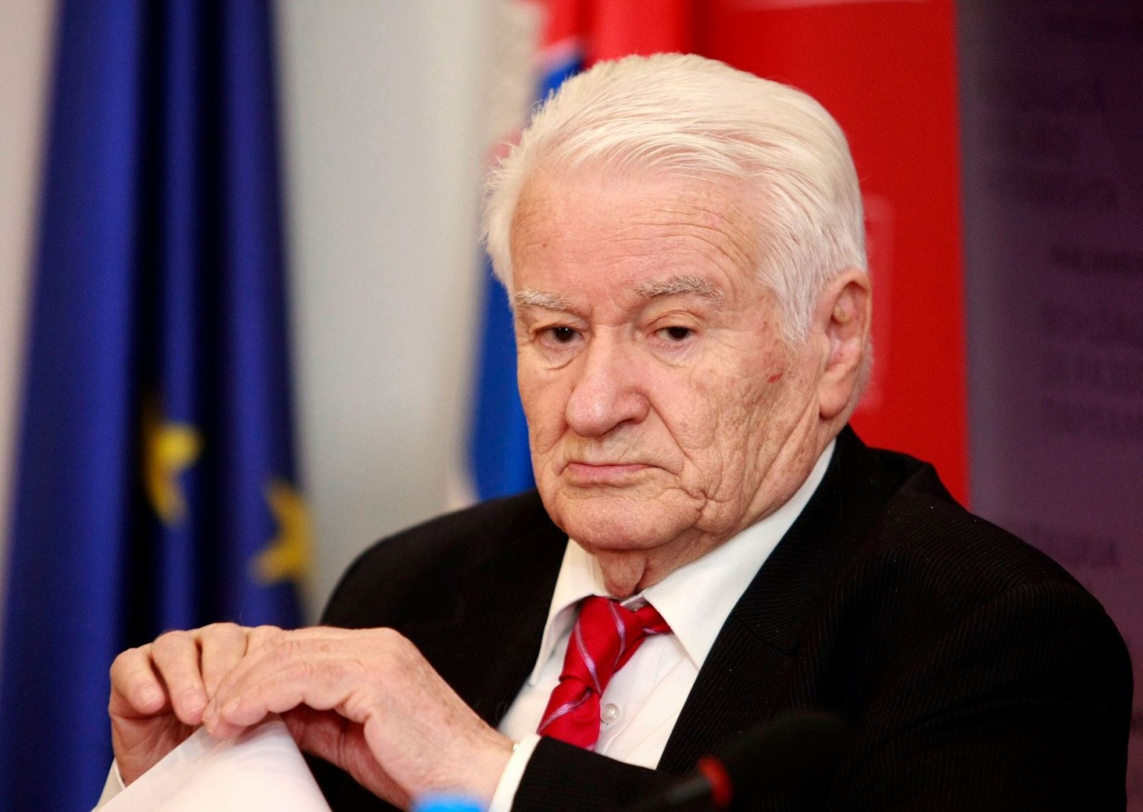 [EWB Intervju] Mićunović: Za obnovu demokratije potrebni su vreme i ...